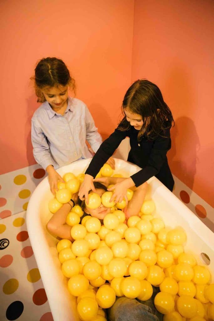 NEW • "Iconic Selfie Studio", The Selfie Museum in Paris