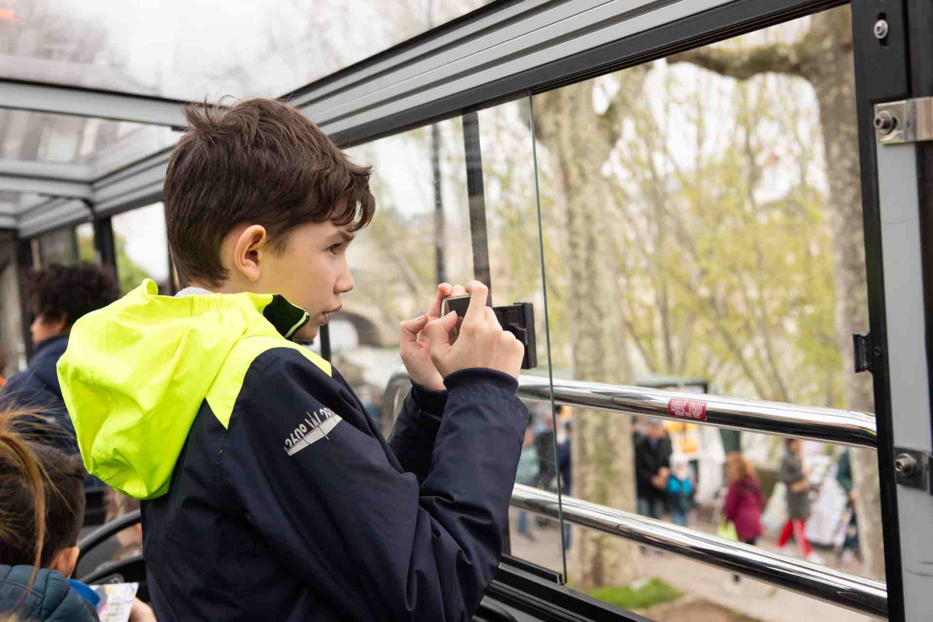 Le Kids Tour en bus panoramique autour des jeux, avec TOOT Bus