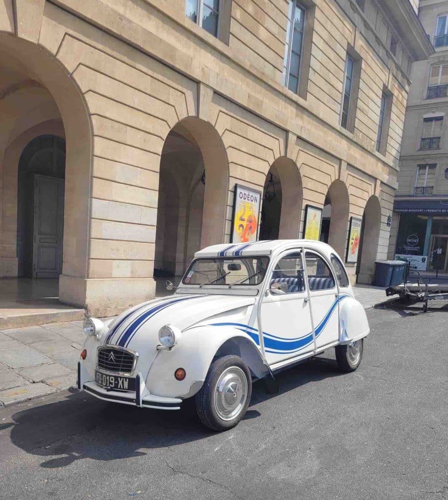 Paris City Tour en 2CV • Balade dans Paris en 2CV avec chauffeur